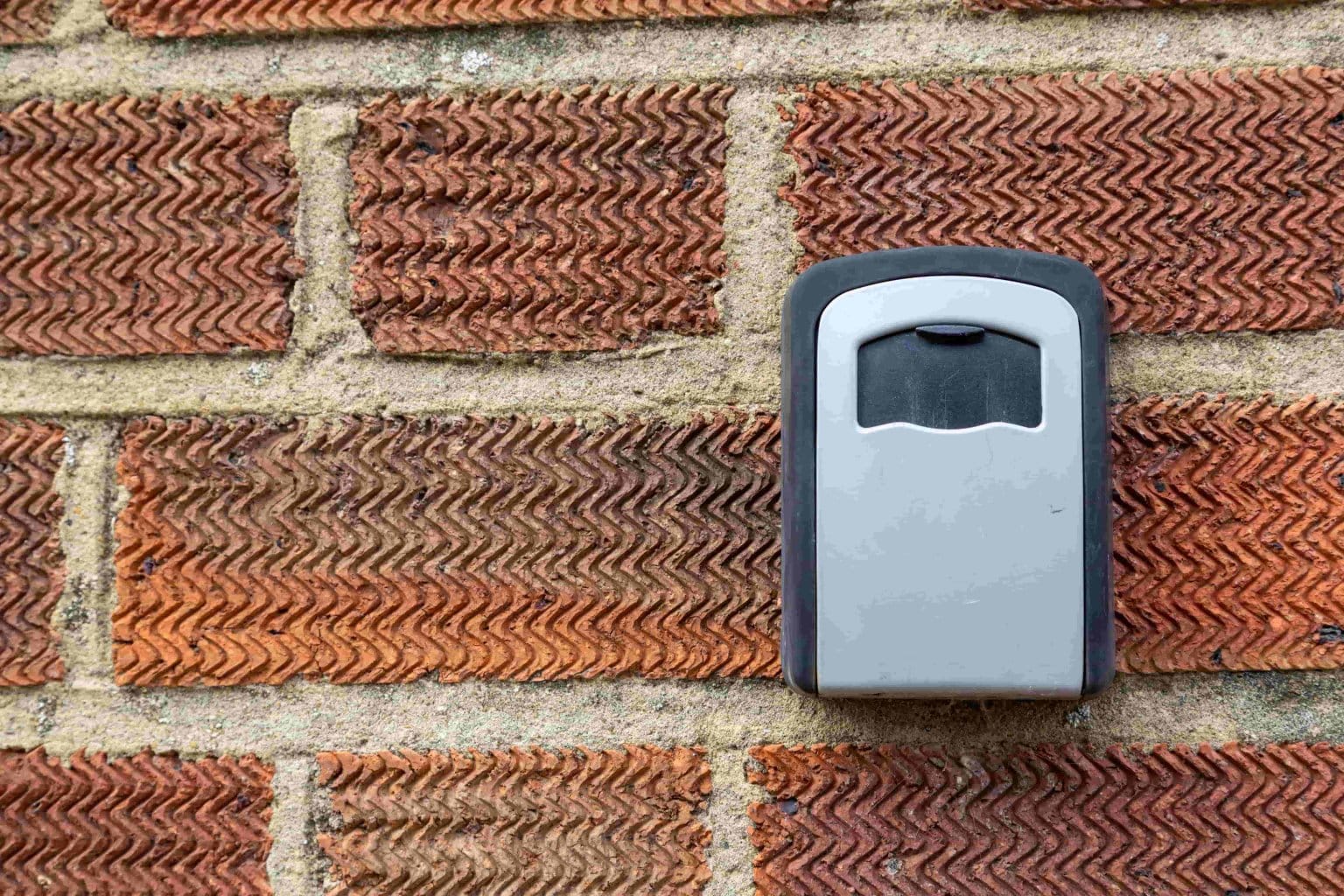 Providing Self-Check-In Using an Airbnb Lockbox | Guesty